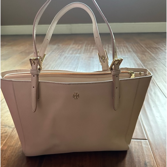 Tory Burch | Bags | Tory Burch Medium Purse | Poshmark